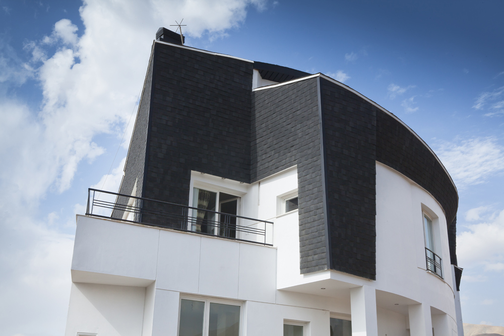 Vertical walls: Use shingles on vertical walls | IKO