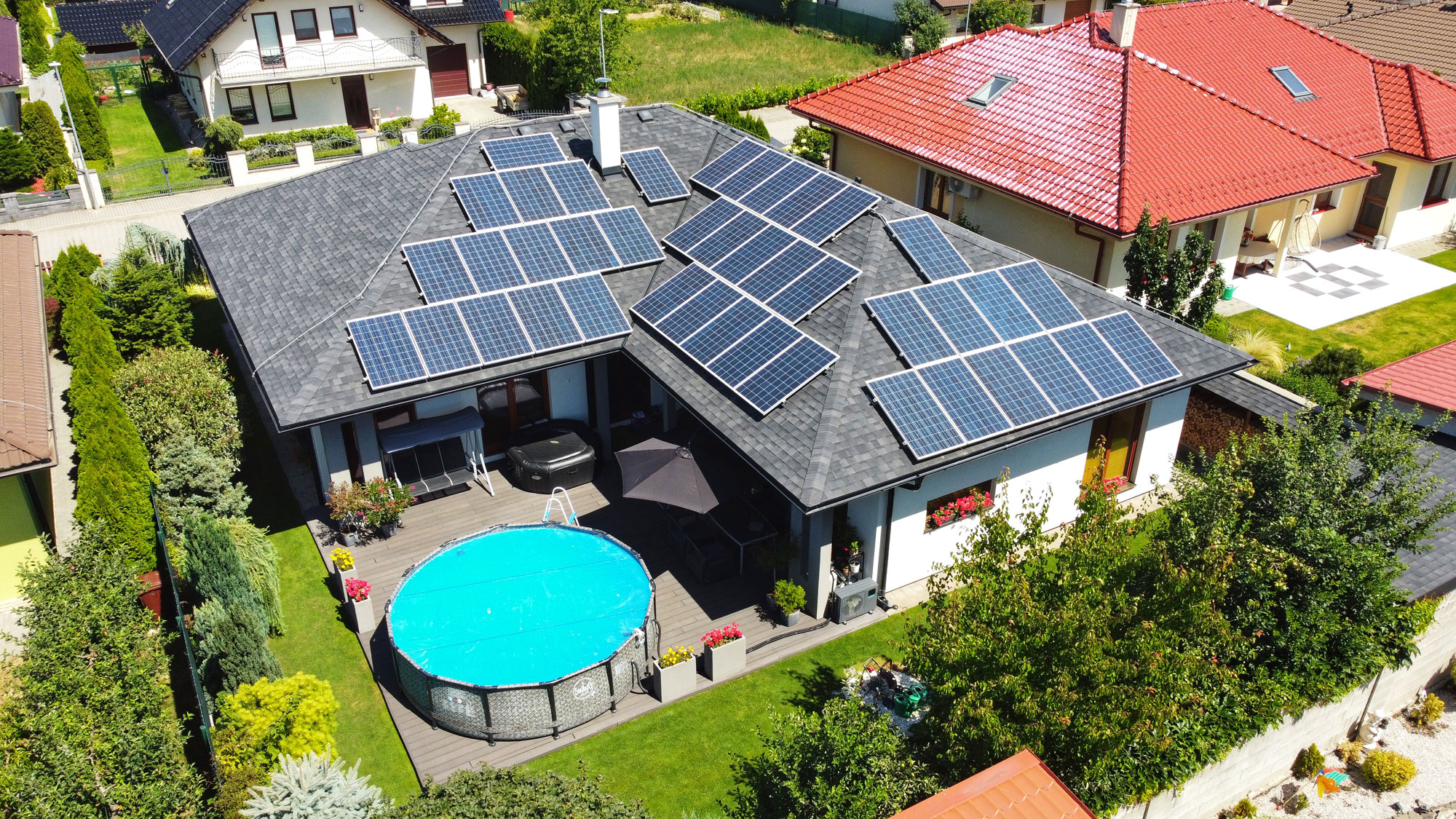 Solar panels on a shingle roof: what you need to know | IKO